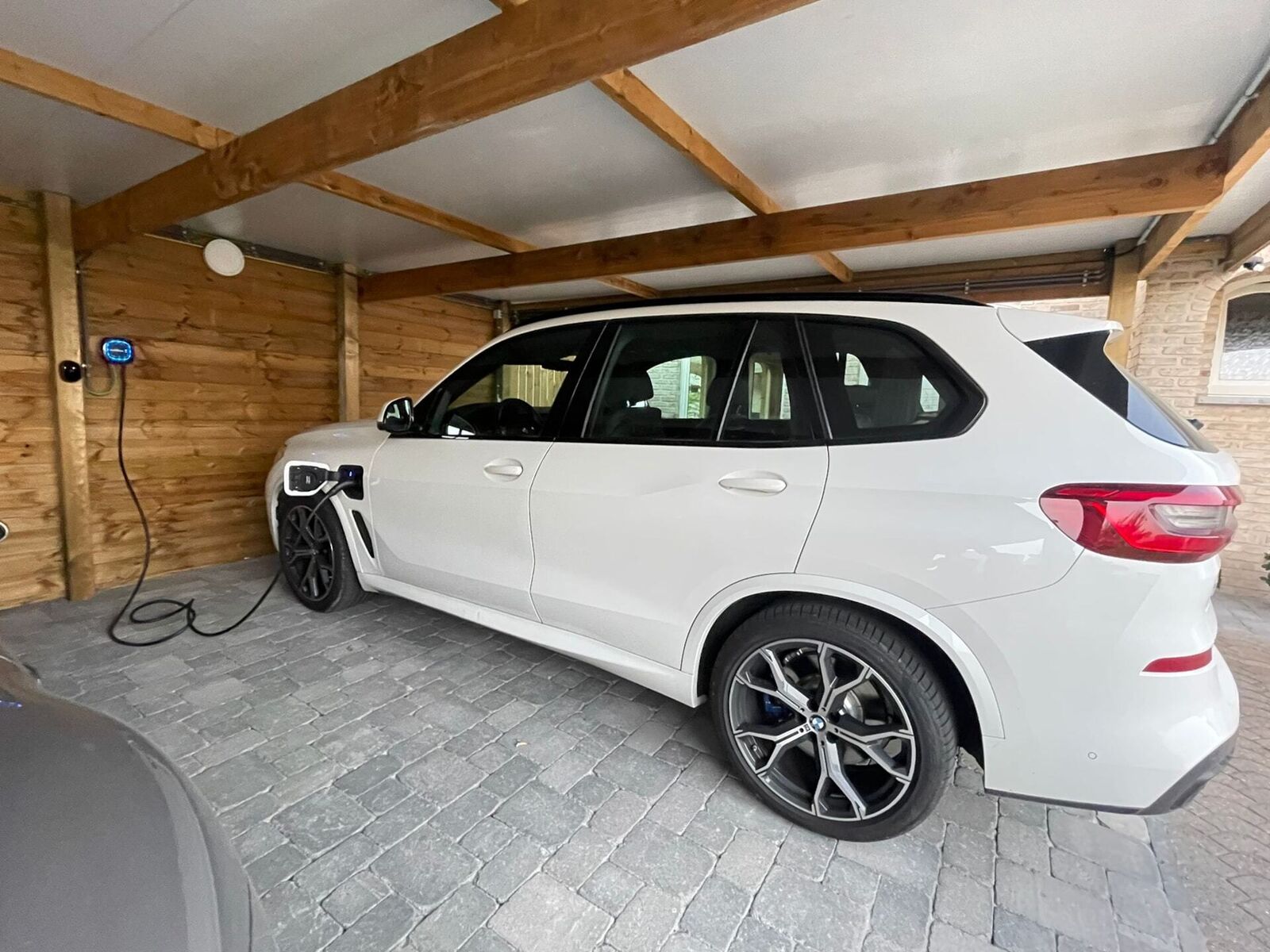 Ecotech Vlaanderen | Laadpalen | Een complete laadoplossing die perfect ...