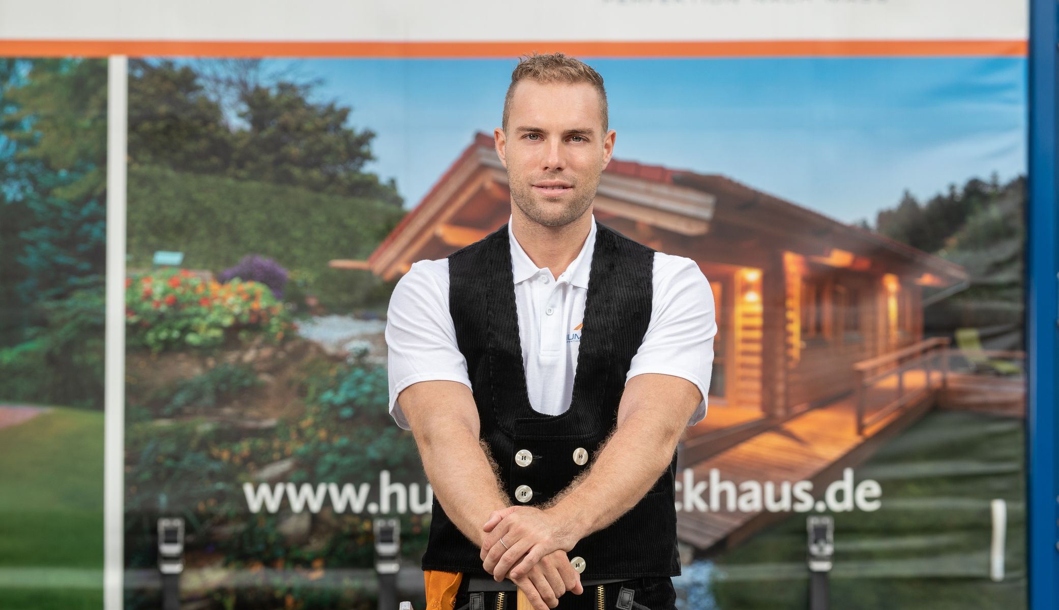 Entdecken Sie den offiziellen Shop von Blockhausbau HUMMEL